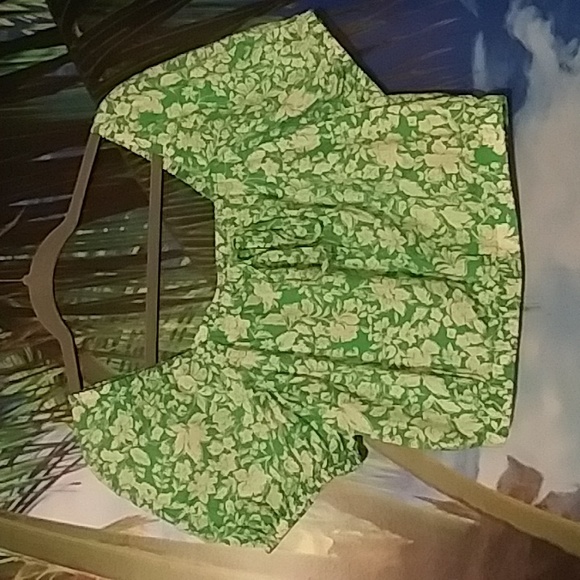 Universal Thread | Tops | Universal Threads Floral Crop Top | Poshmark